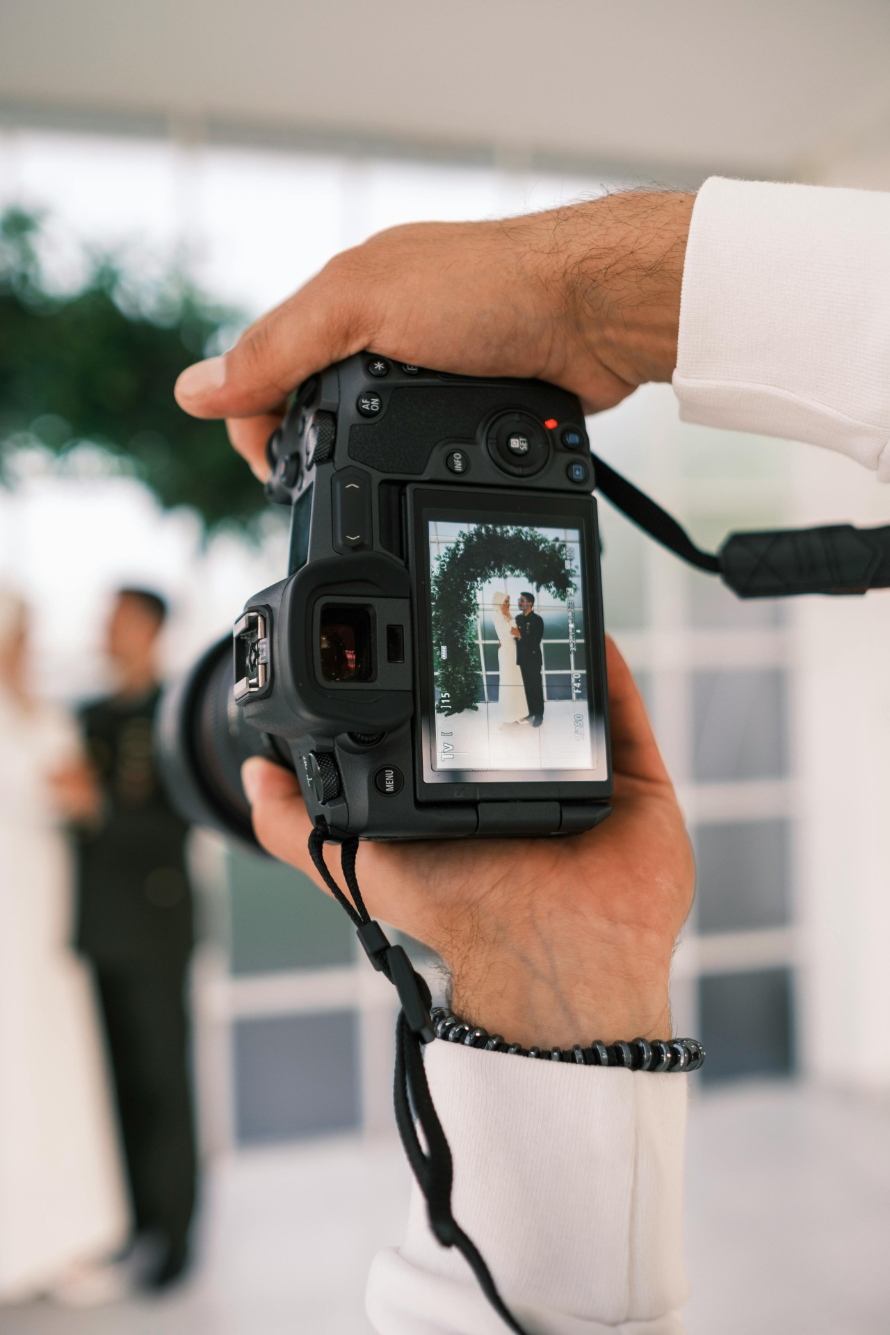 Wedding Content Creator vs Photographer: What to Know